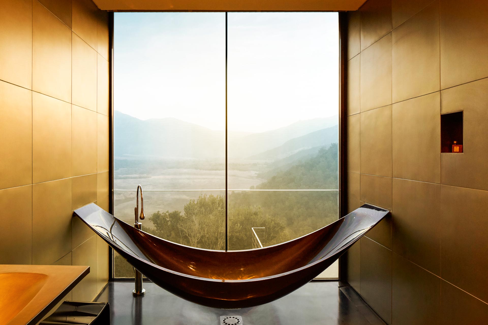 Splinter Works unveils Hamaca bathtub - Sleeper