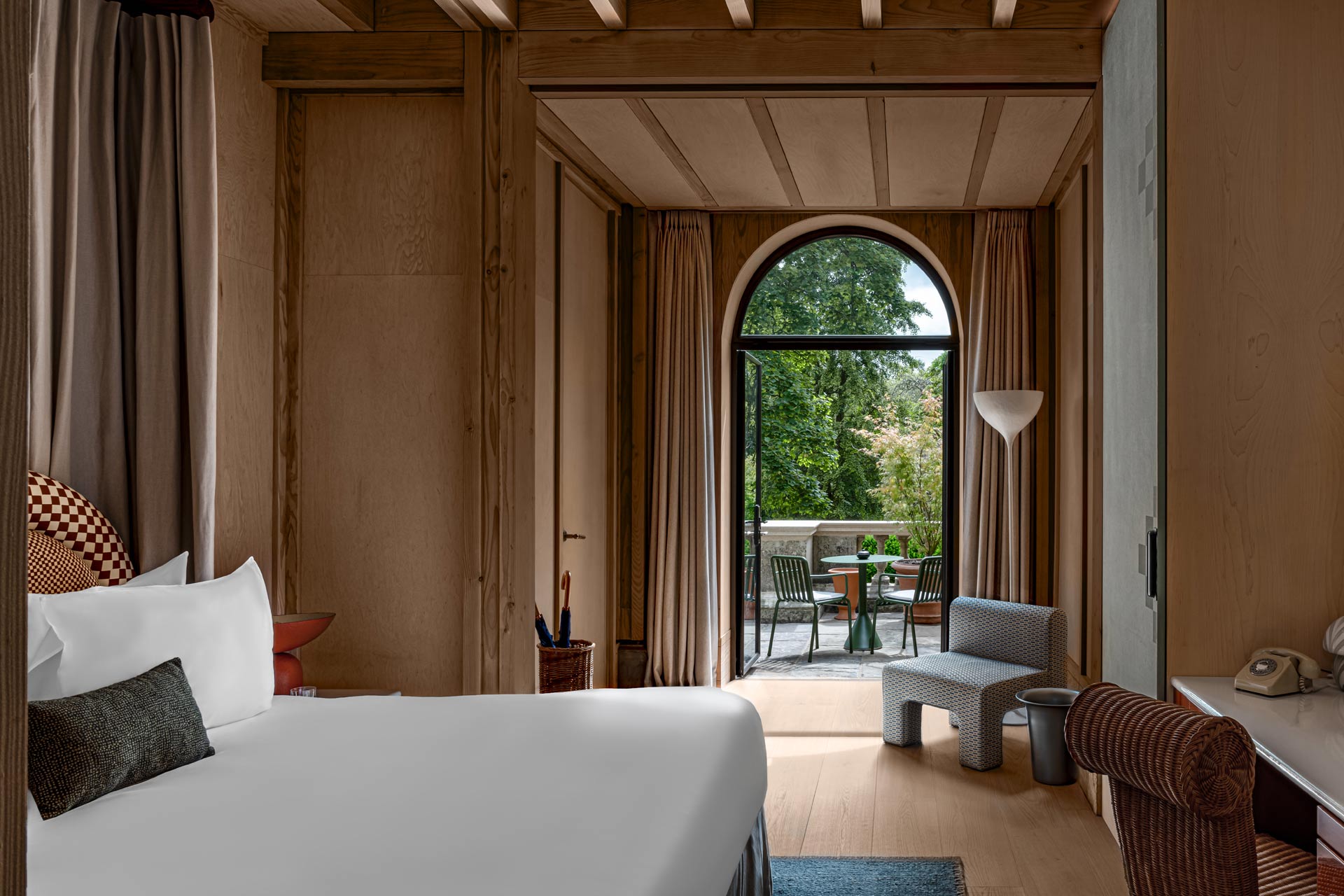 De Matos Ryan designs new pavilion for Cowley Manor Experimental - Sleeper